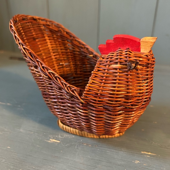 Avon | Accents | Vintage 98s Avon Chicken Wicker Basket Excellent ...